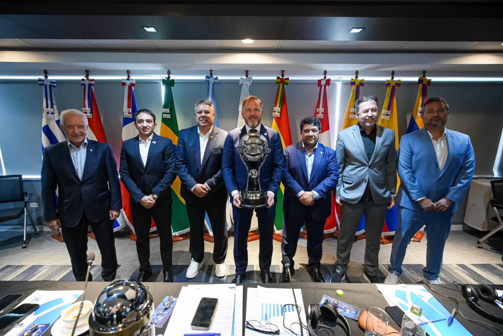 Claudio Tapia, presente en CONMEBOL | Sitio Oficial de la Asociación ...